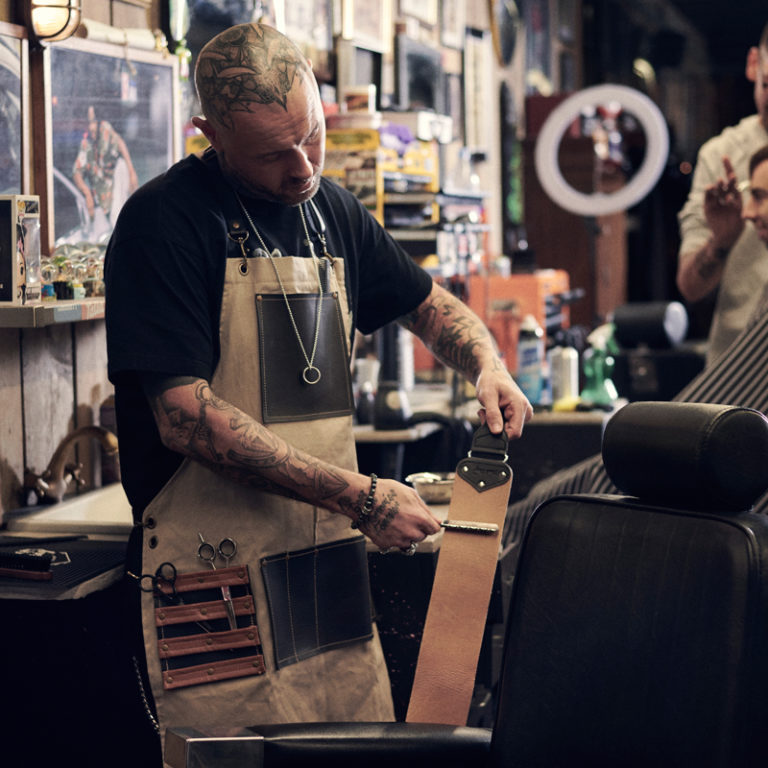 High Carbon Steel Cut Throat Razor - Straight Razors | Dark Stag